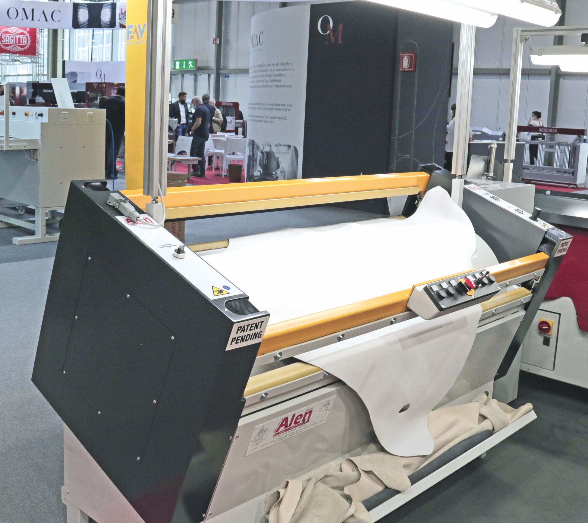 Alen further improves the quality control of leathers and strengthens the moccasin press | Simac ...