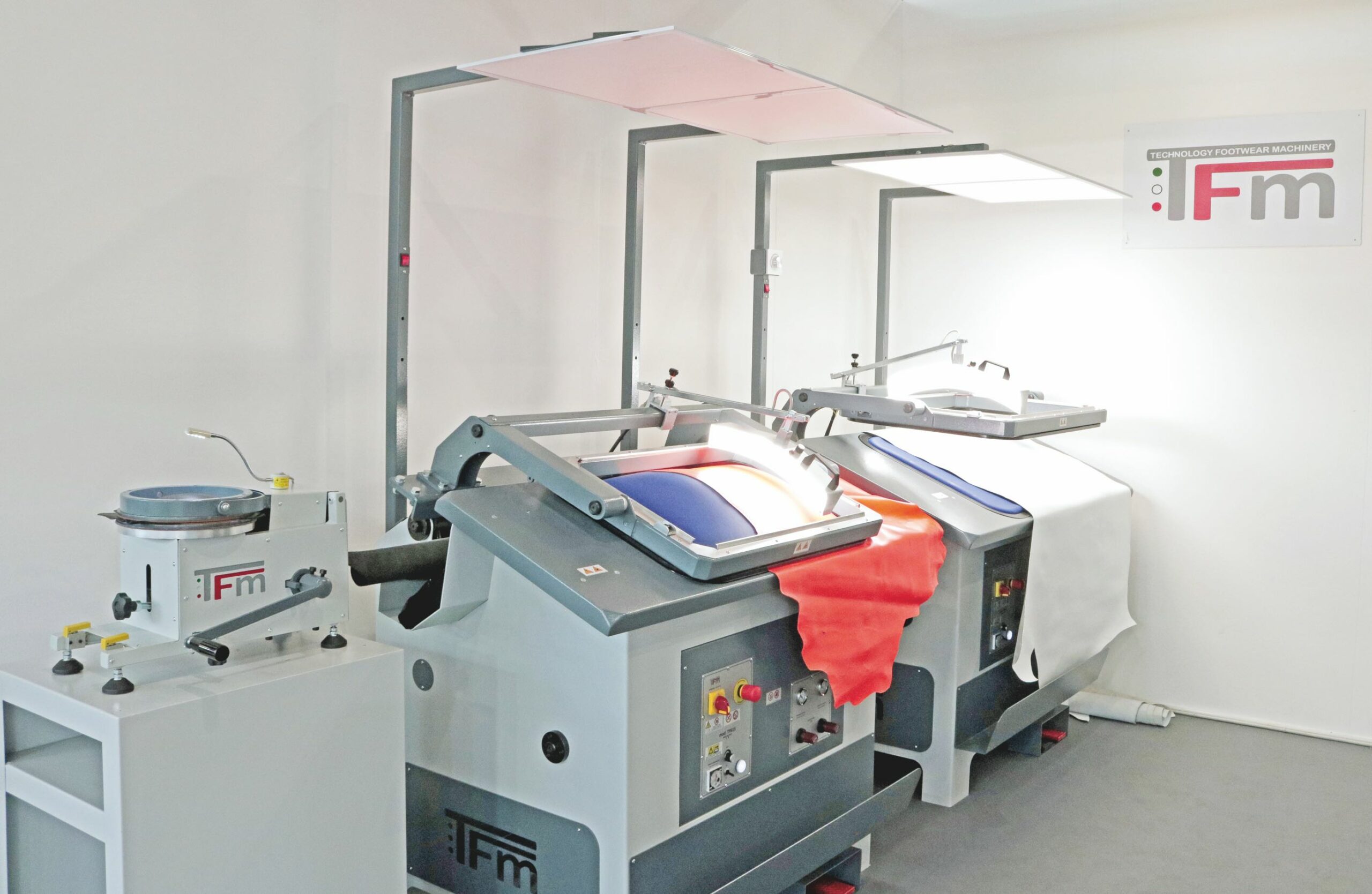 The quality control of leathers is increasingly more precise with TFM ...