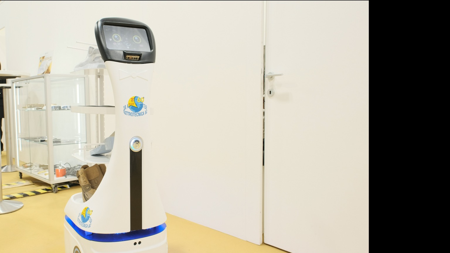 ELETTROTECNICA BC: Robot for automatic material move inside the factory ...