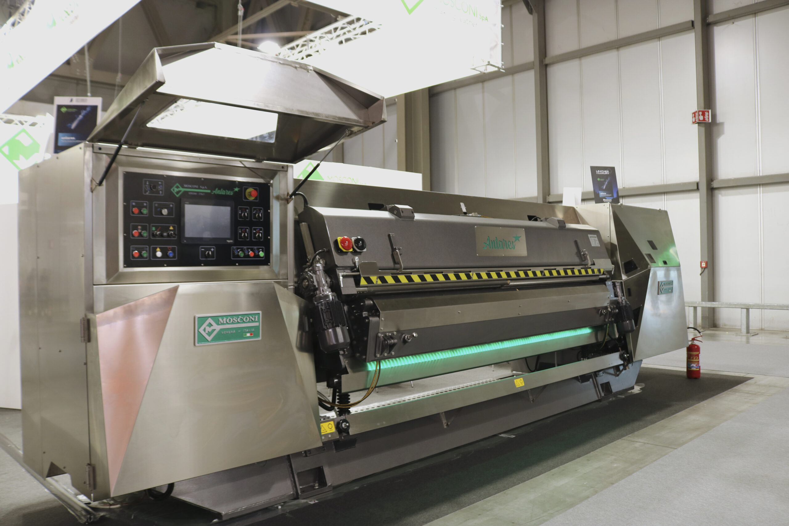 MOSCONI: Antares, la nuova spaccatrice con alimentazione automatica ...