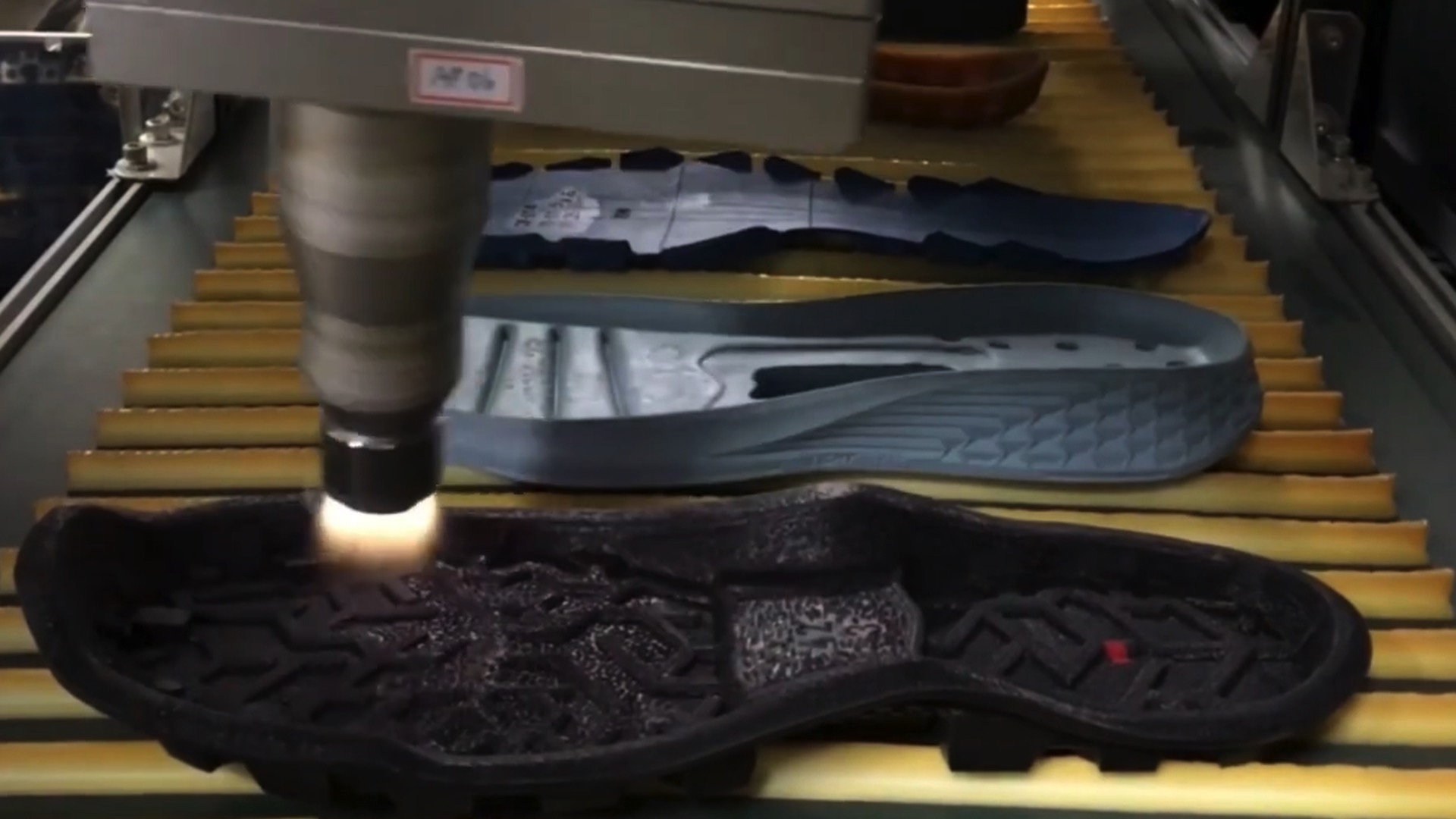 AP PLASMA CORPORATION: Plasma for plastic soles preparation before ...