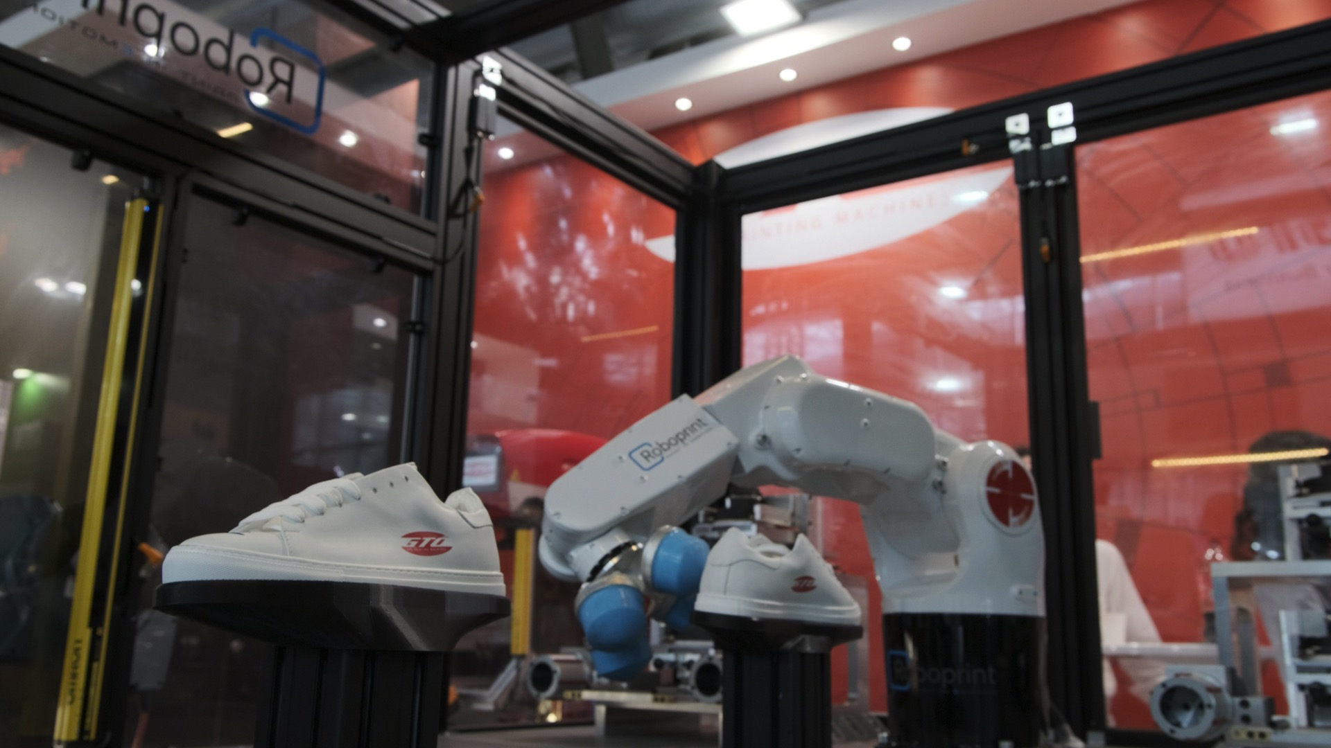 GTO: Robot for tampographic printing | Simac Tanning Tech