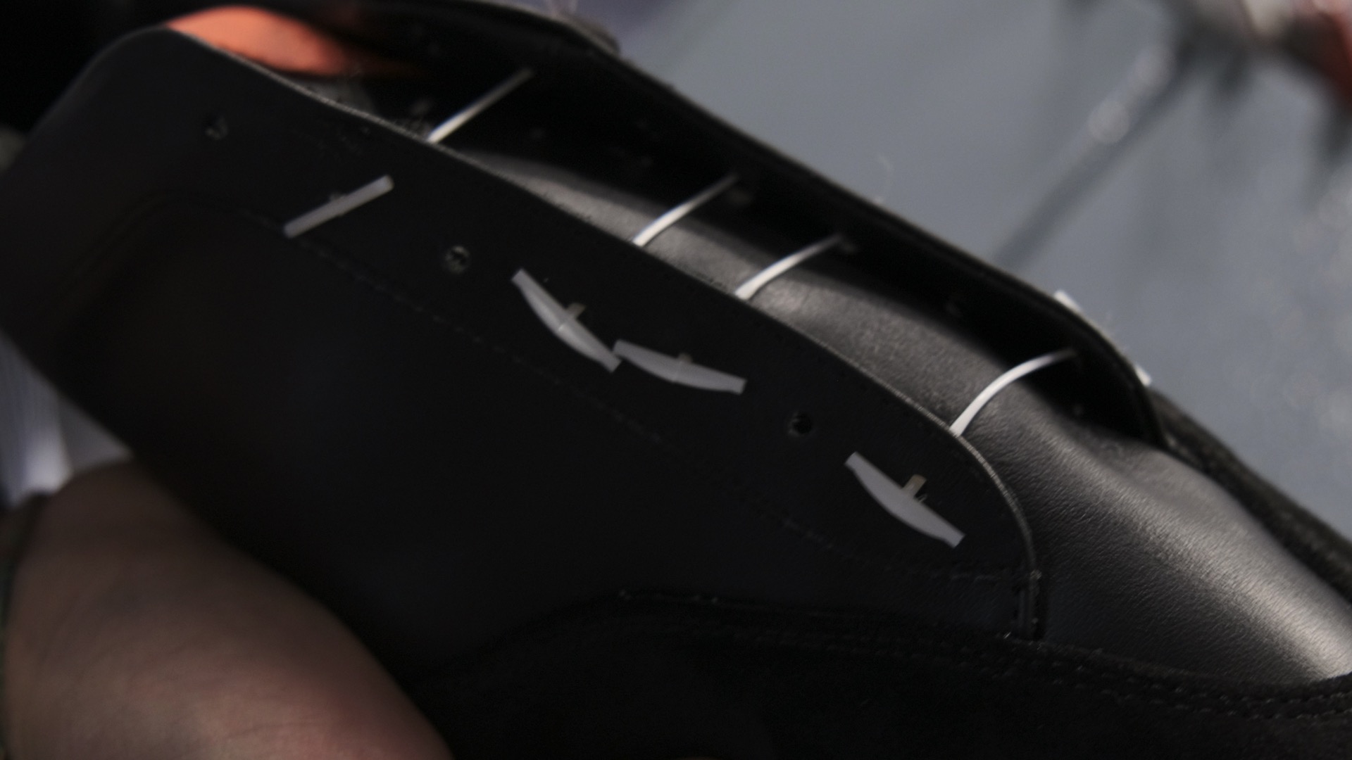 MCM: Locking uppers with hooks in the eyelets | Simac Tanning Tech