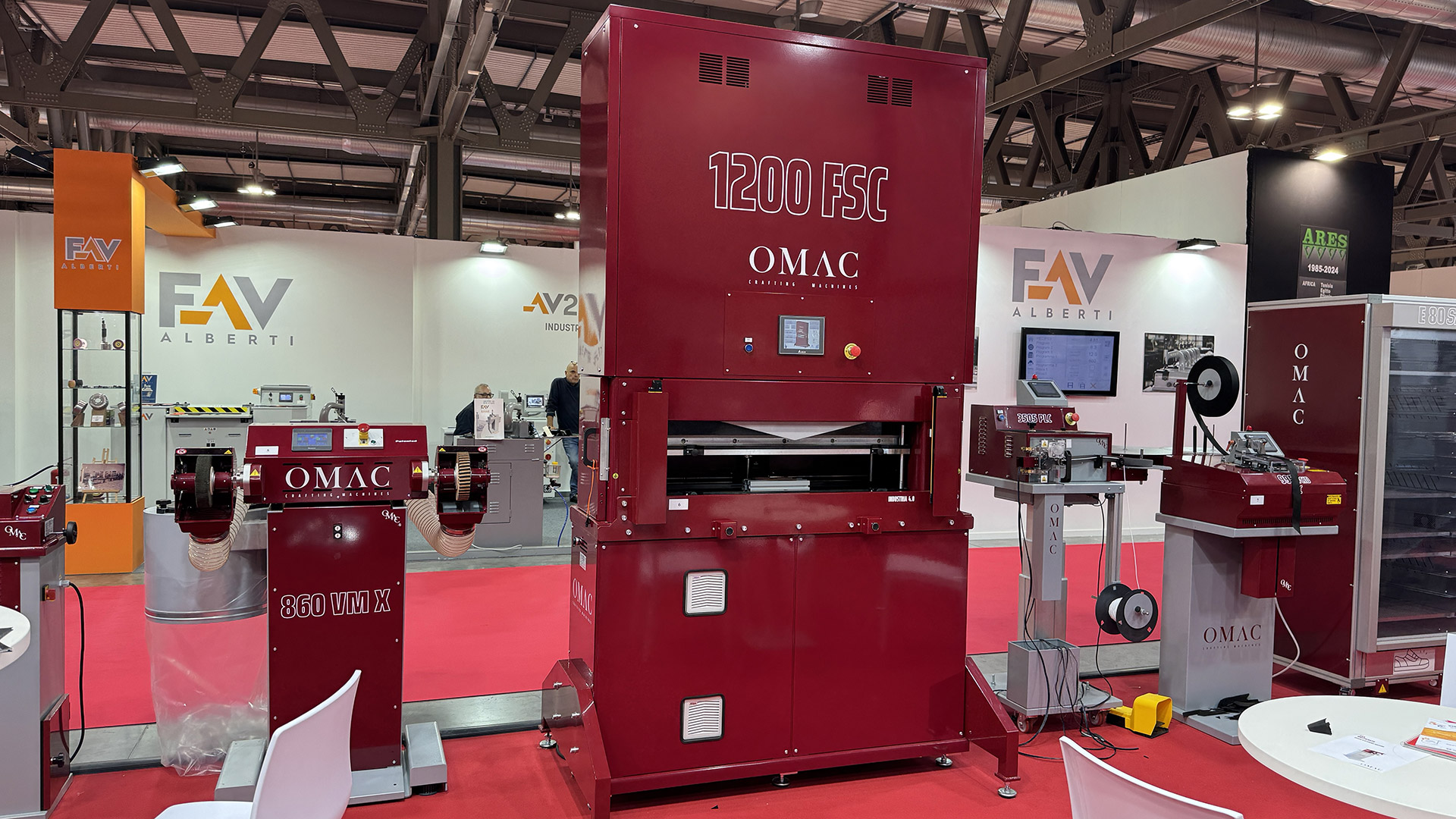 OMAC: fully electric die cutting machine | Simac Tanning Tech